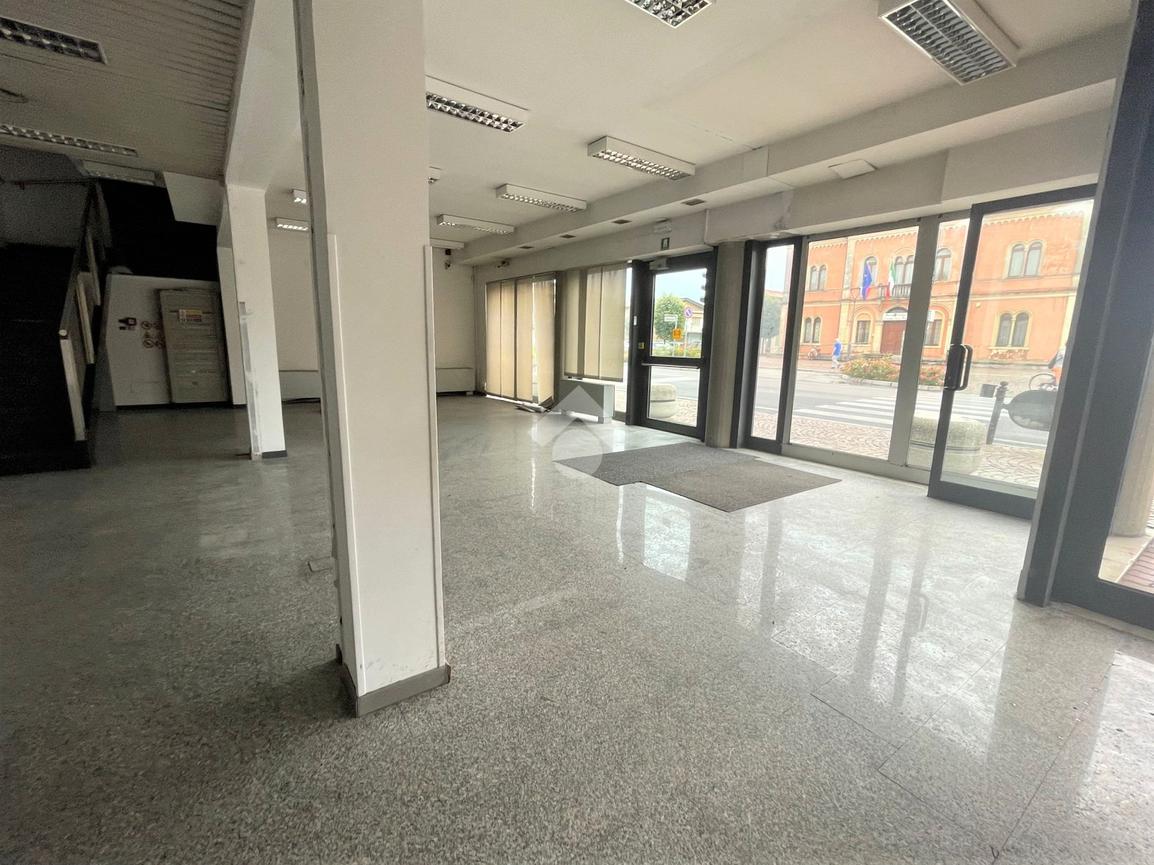 Negozio in vendita a Masera' Di Padova