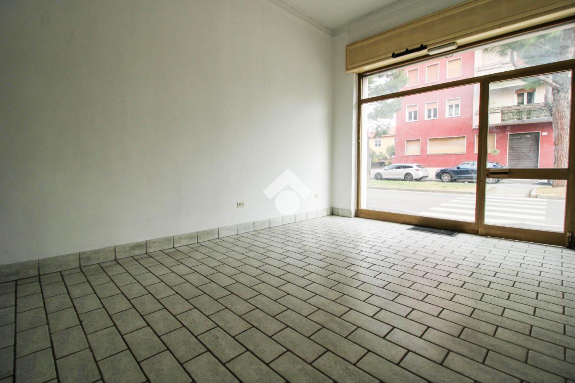 Negozio in affitto a Padova