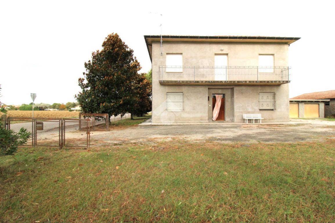 Casa indipendente in vendita a Cesena