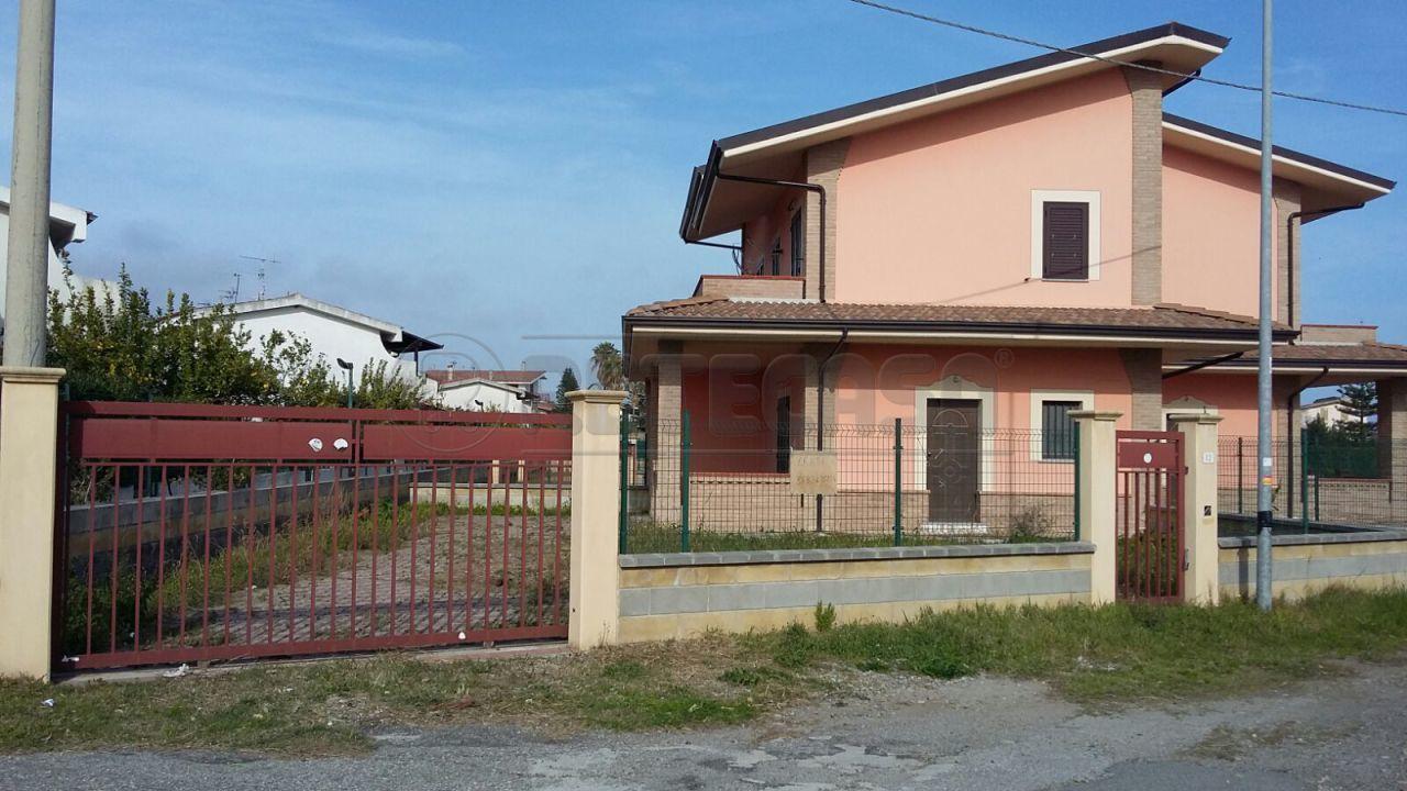Villa a schiera in affitto a Sellia Marina