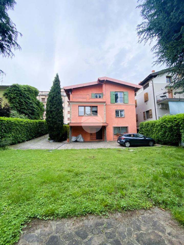 Villa in vendita a Rovato