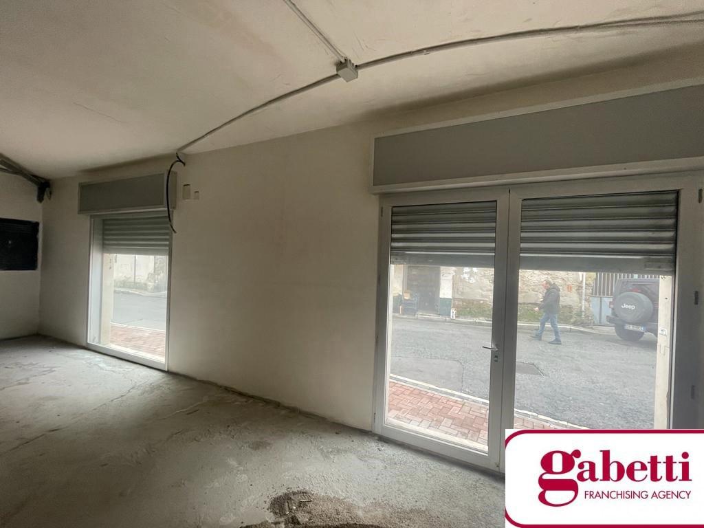 Negozio in vendita a Santa Maria Capua Vetere