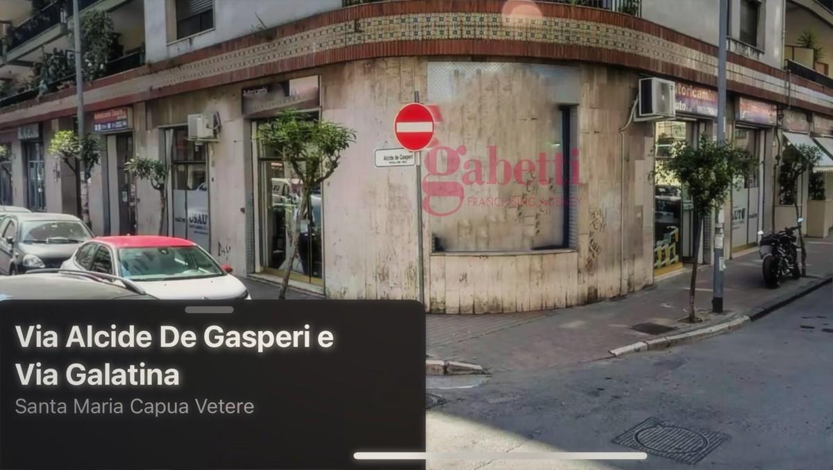 Esercizio commerciale in affitto a Santa Maria Capua Vetere