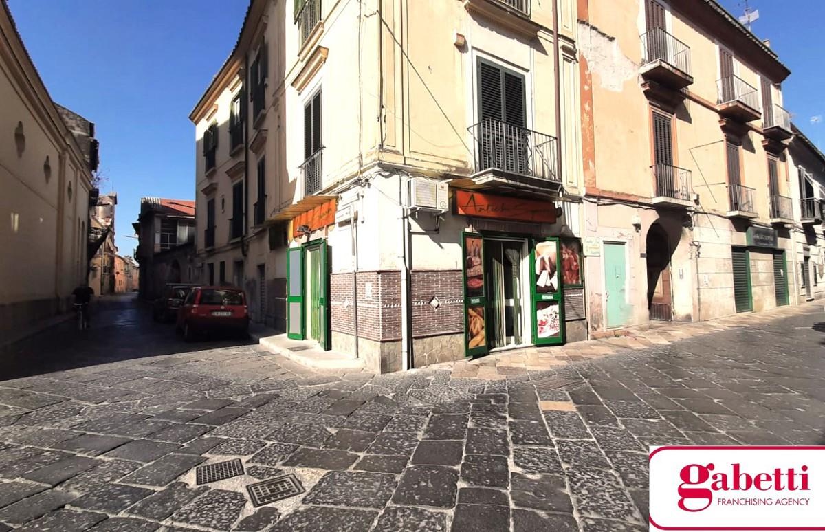 Esercizio commerciale in vendita a Santa Maria Capua Vetere