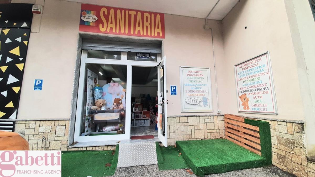 Esercizio commerciale in vendita a Teano