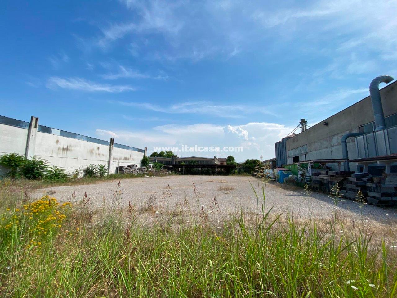 Terreno edificabile artigianale/terziario in vendita a Sustinente
