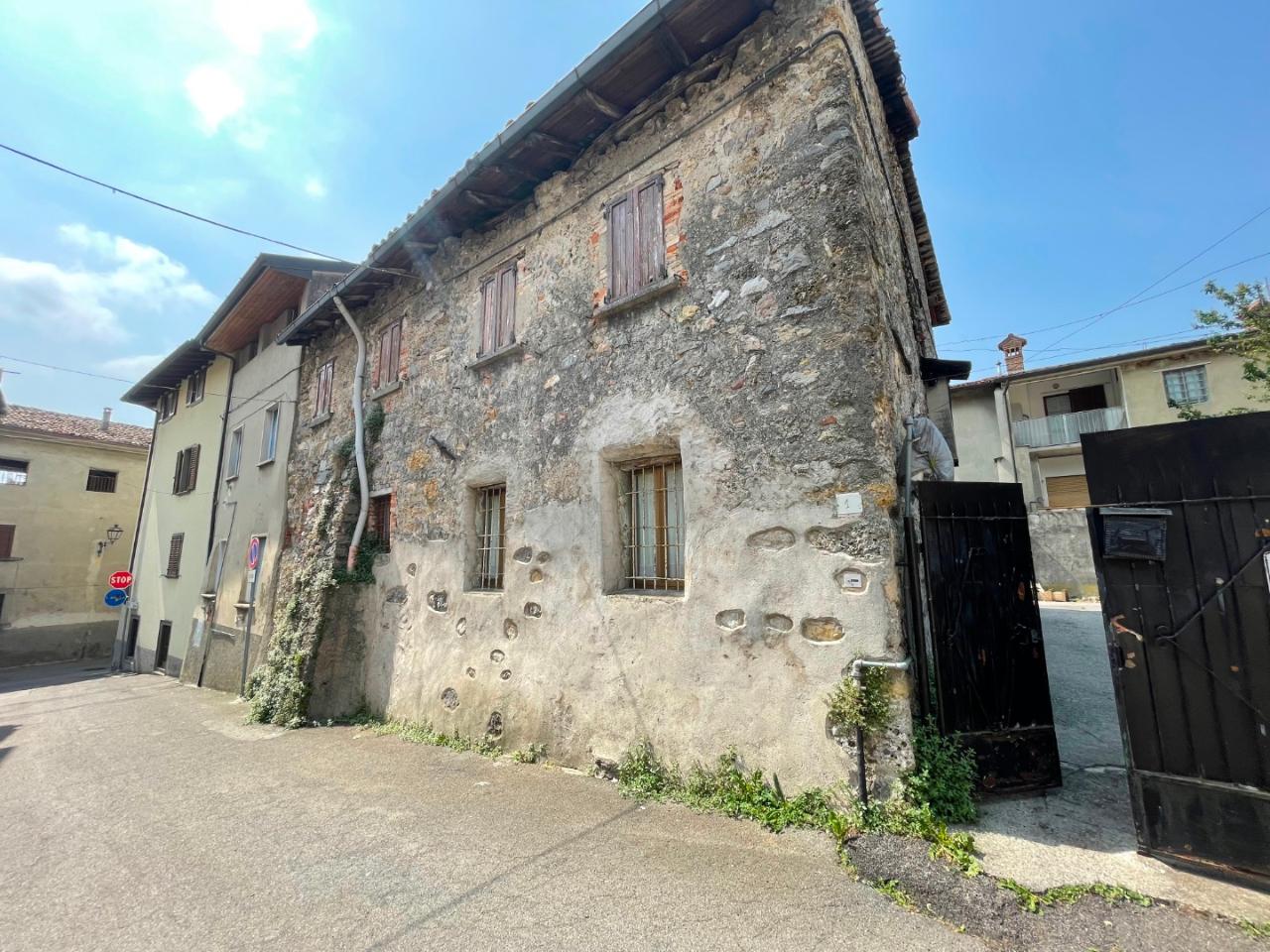 Casa indipendente in vendita a Casnigo