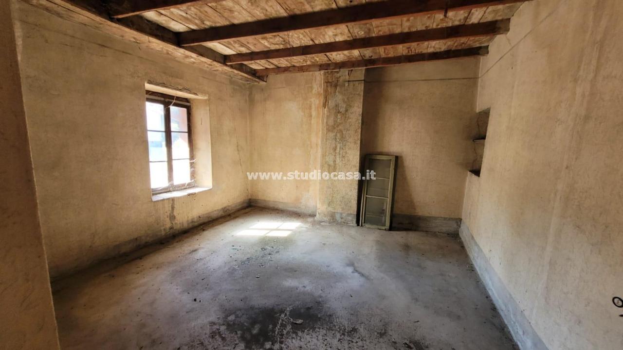 Villa quadrifamiliare in vendita a Peia