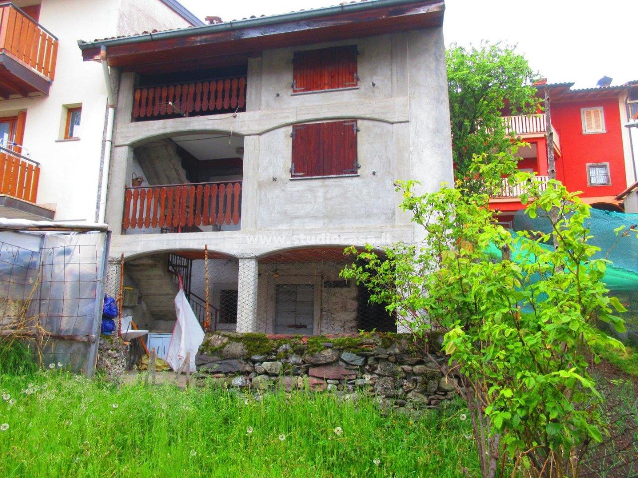 Casa indipendente in vendita a Bossico