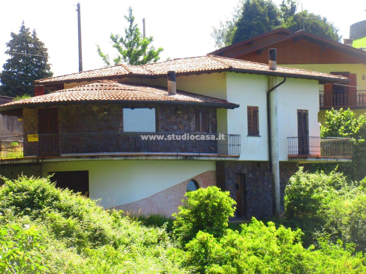 Villa in vendita a Rogno