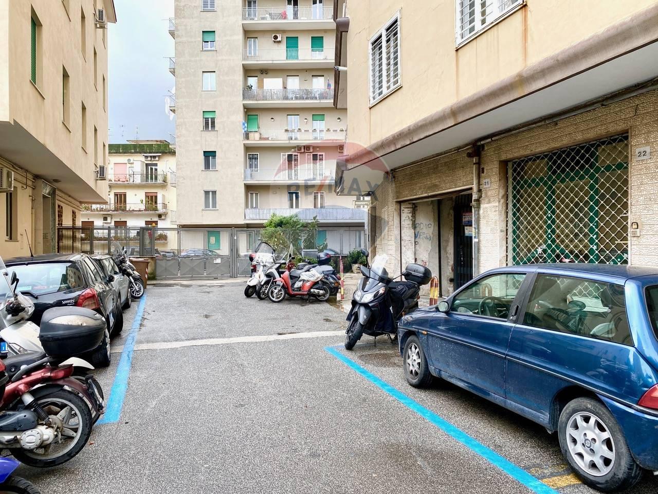 Negozio in vendita a Napoli