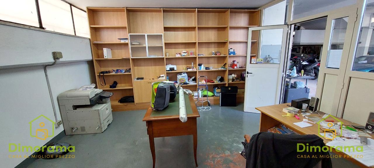 Palazzina commerciale in vendita a Teramo