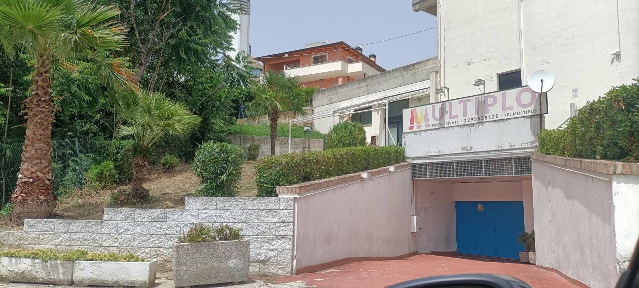 Negozio in affitto a Teramo