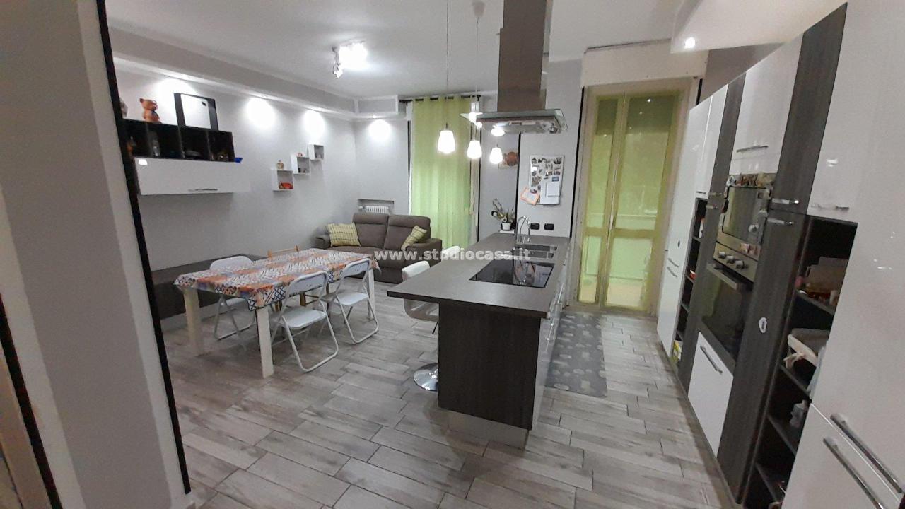 Appartamento in vendita a Rho