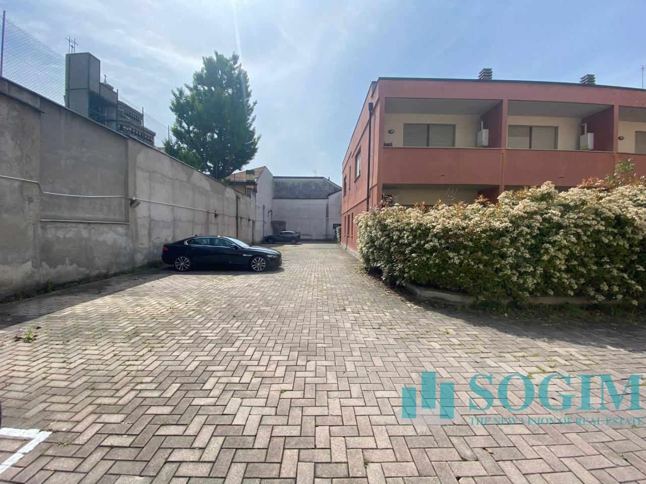 Box in vendita a Monza