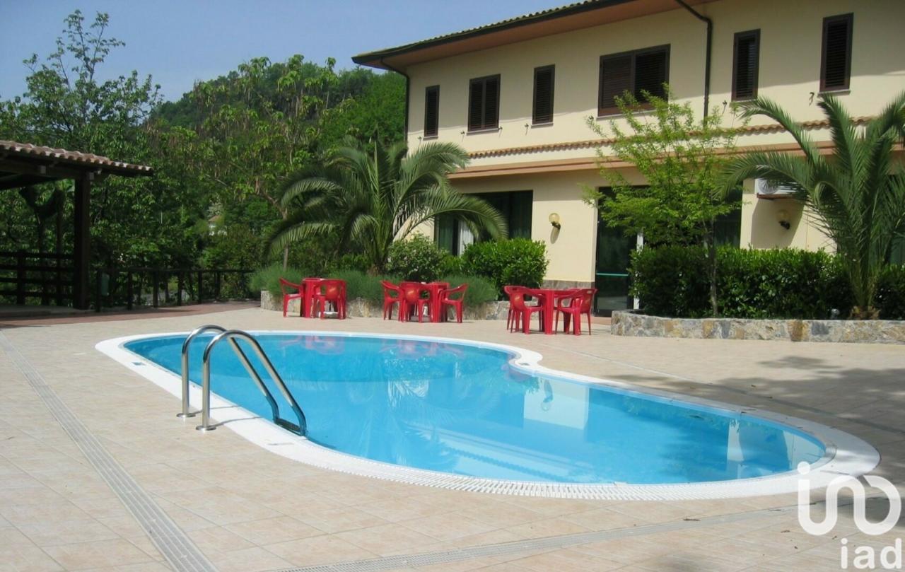 Albergo in vendita a Laino Borgo