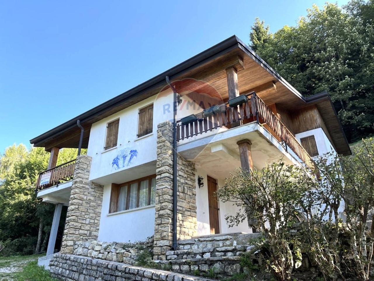 Villa in vendita a Valdobbiadene