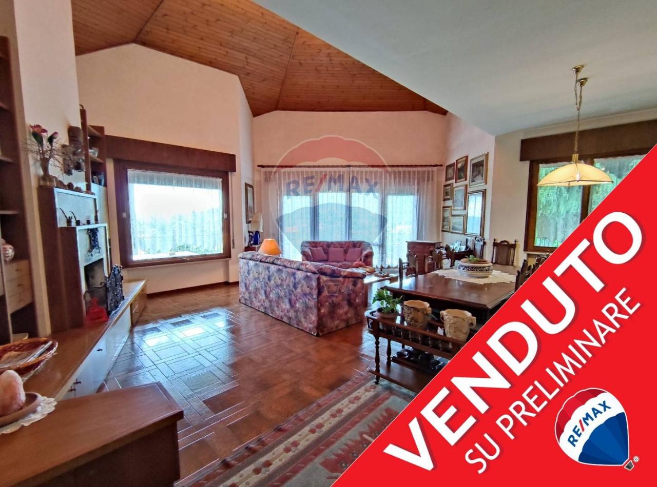 Villa in vendita a Valdobbiadene