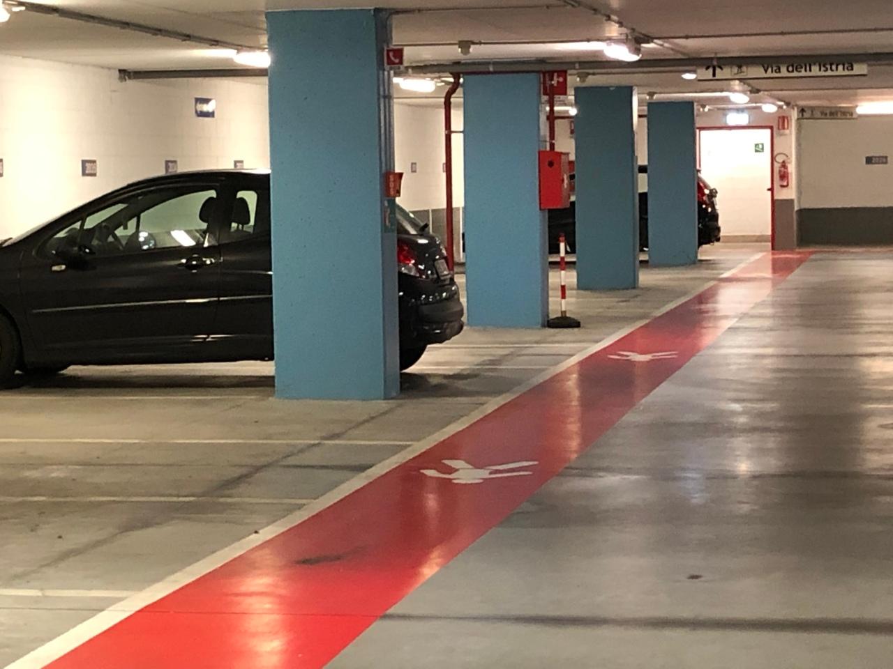 Parcheggio chiuso in vendita a Trieste