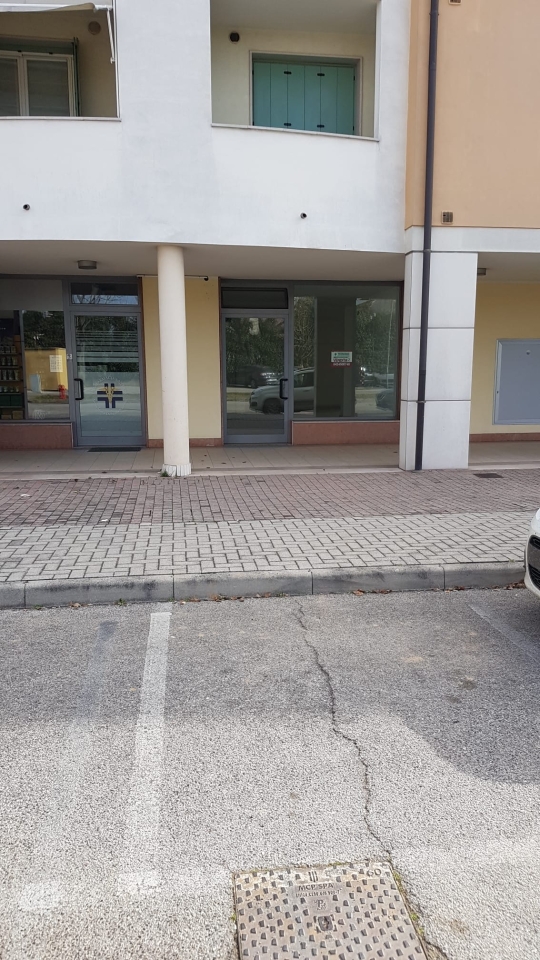 Negozio in vendita a Tombolo