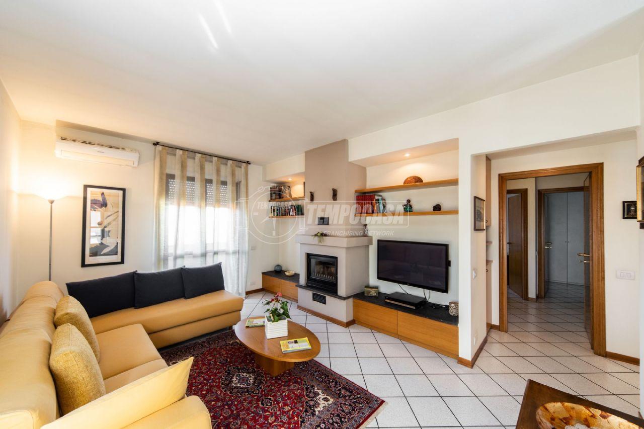 Appartamento in vendita a Cassago Brianza