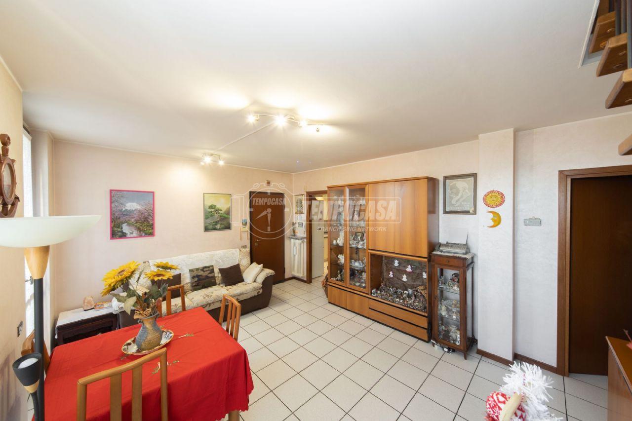 Appartamento in vendita a Veduggio Con Colzano