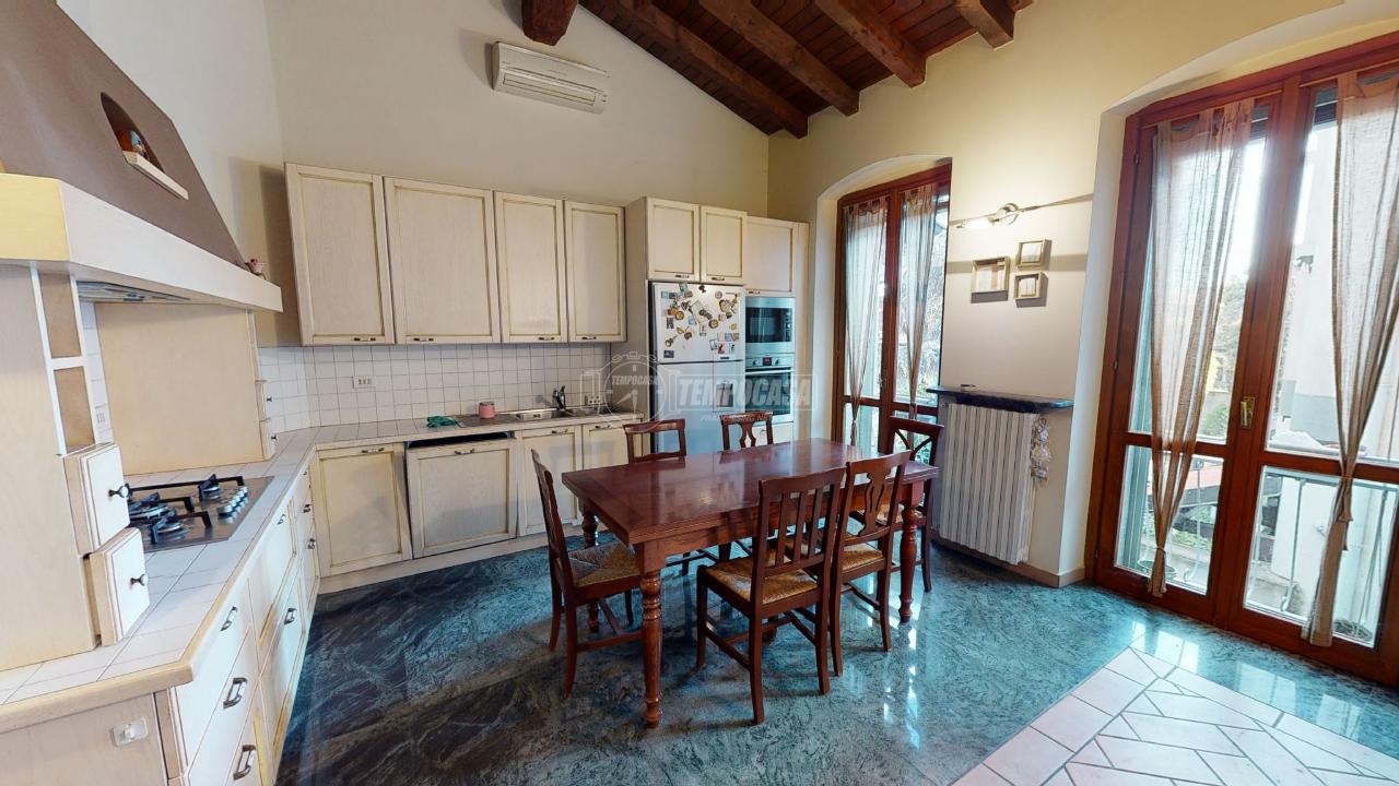 Appartamento in vendita a Varedo