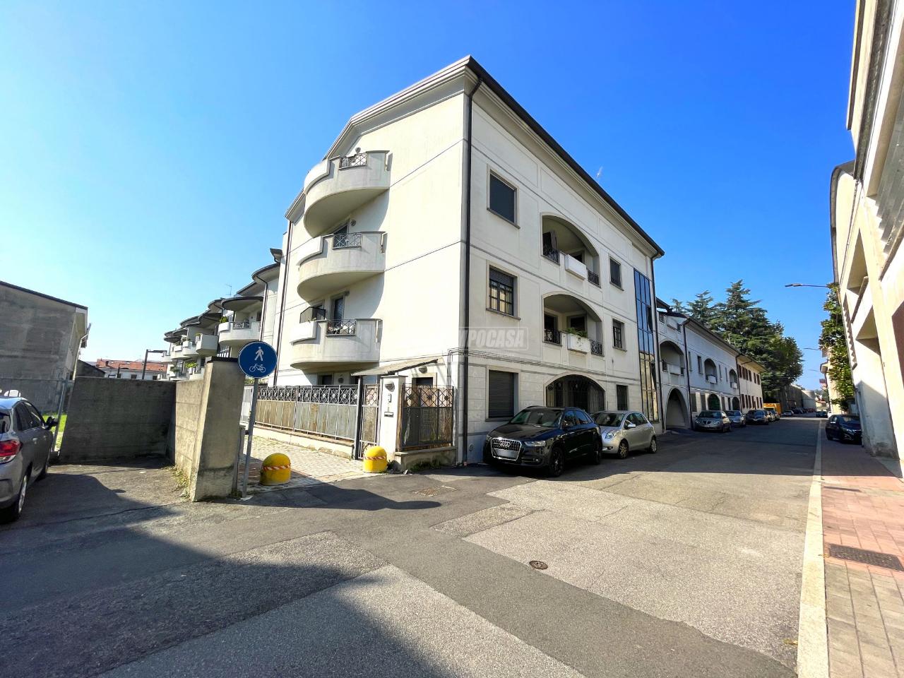 Appartamento in vendita a Cesano Maderno