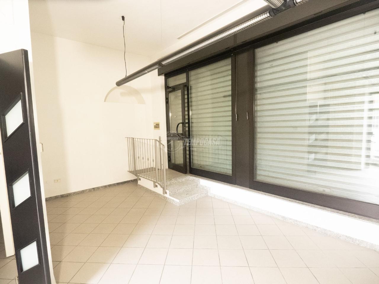 Negozio in vendita a Cesano Maderno