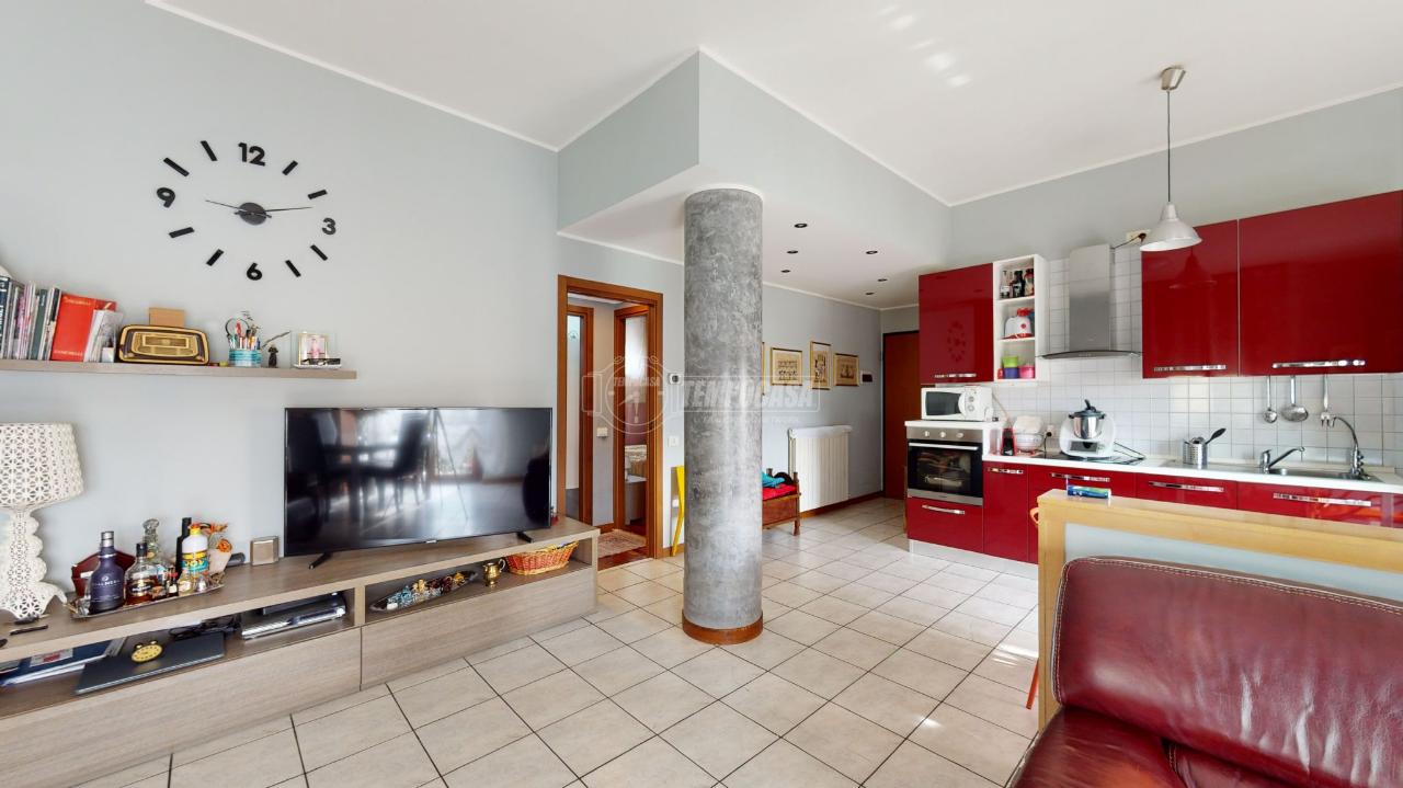 Appartamento in vendita a Lazzate