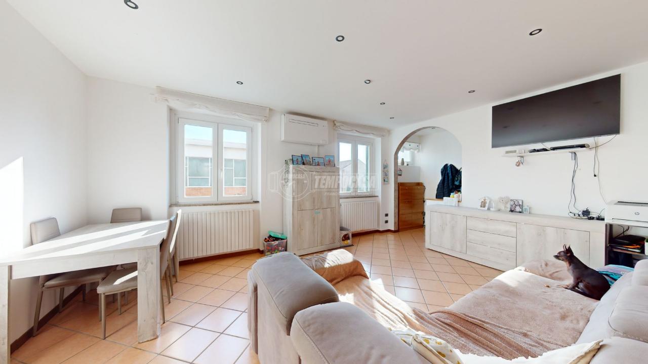 Appartamento in vendita a Lazzate