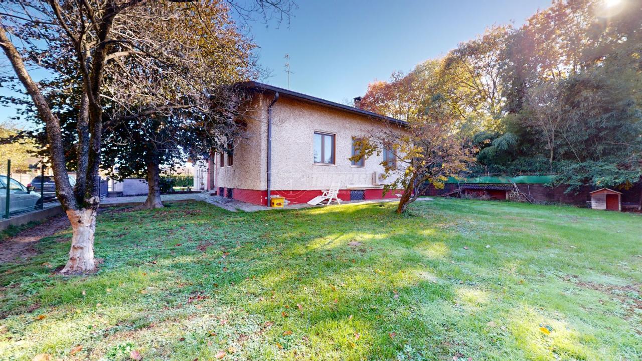 Villa in vendita a Cogliate