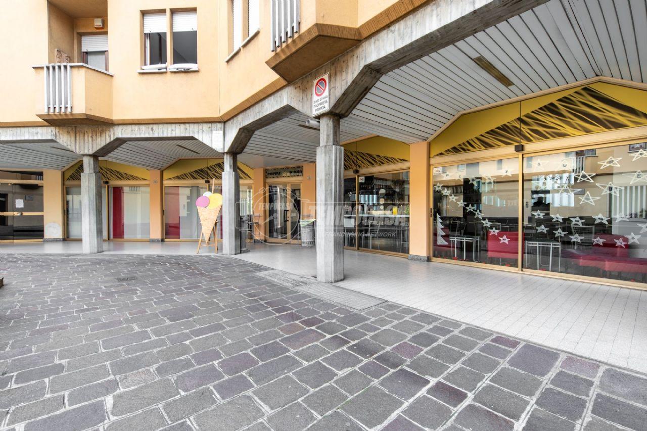 Negozio in vendita a Muggiò