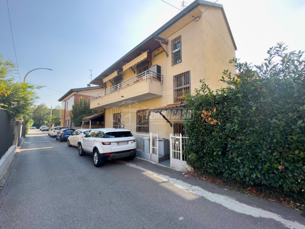 Casa indipendente in vendita a Paderno Dugnano