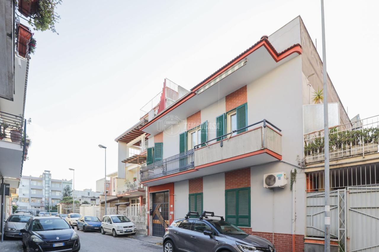 Palazzo in vendita a Pomigliano D'Arco