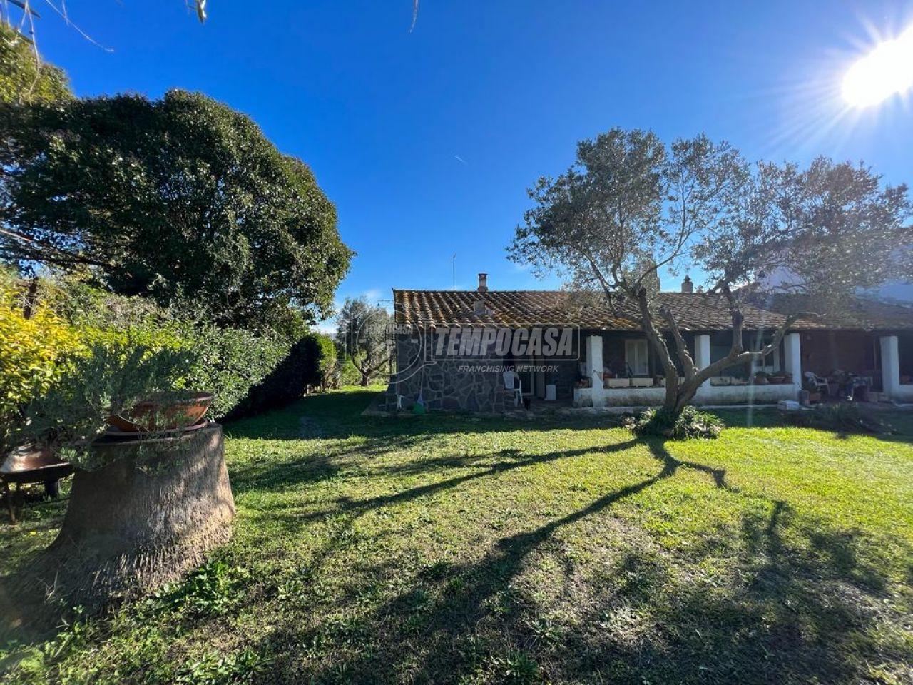 Villa a schiera in Via Braccianese Claudia, Civitavecchia