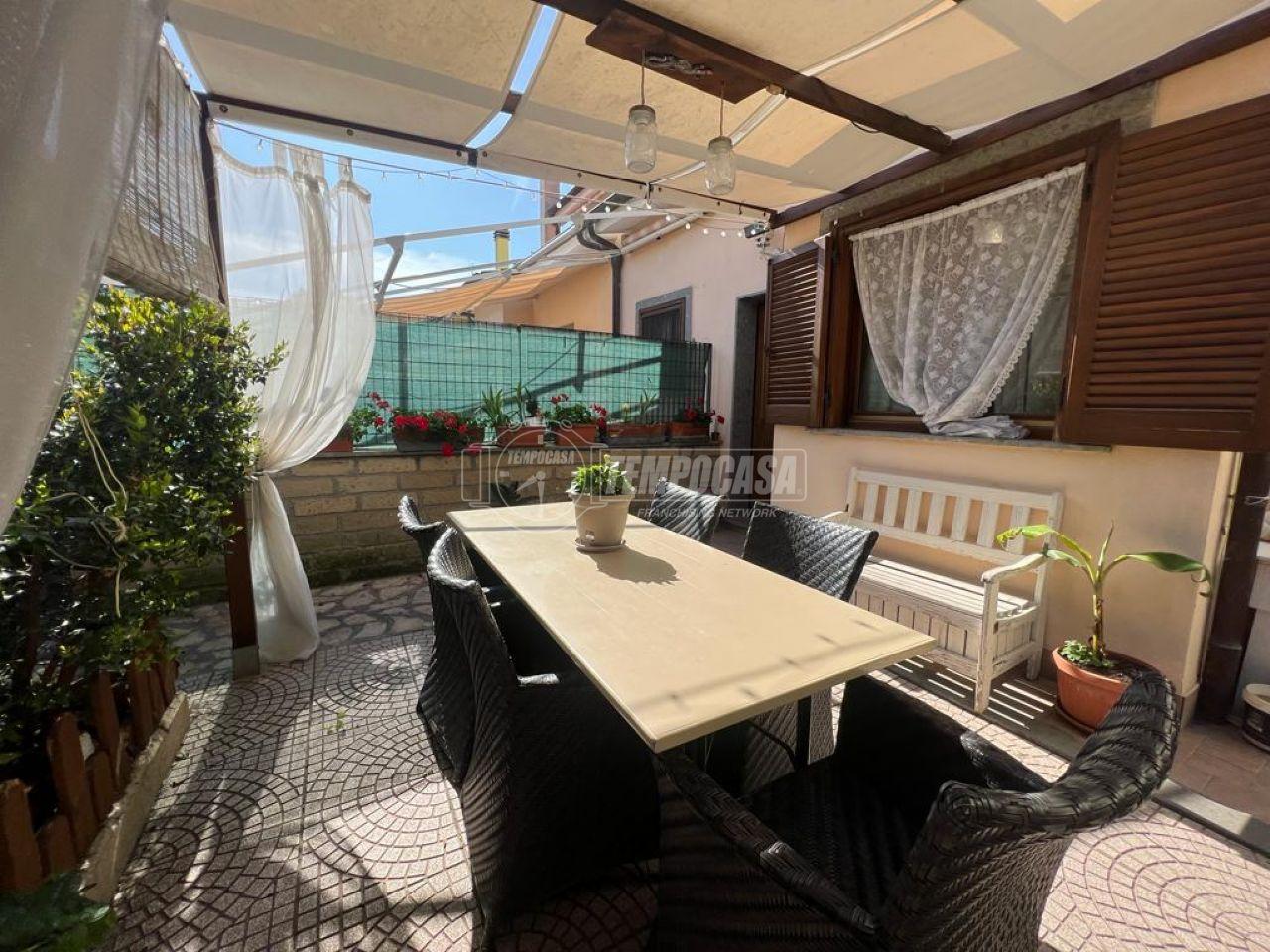 Villa a schiera in Via Ezio Maroncelli, Civitavecchia