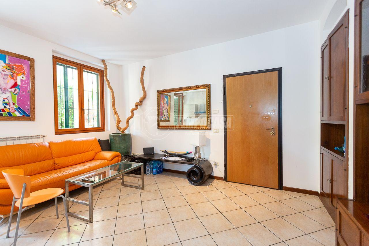 Bilocale in Via Filippo Corridoni, Brugherio