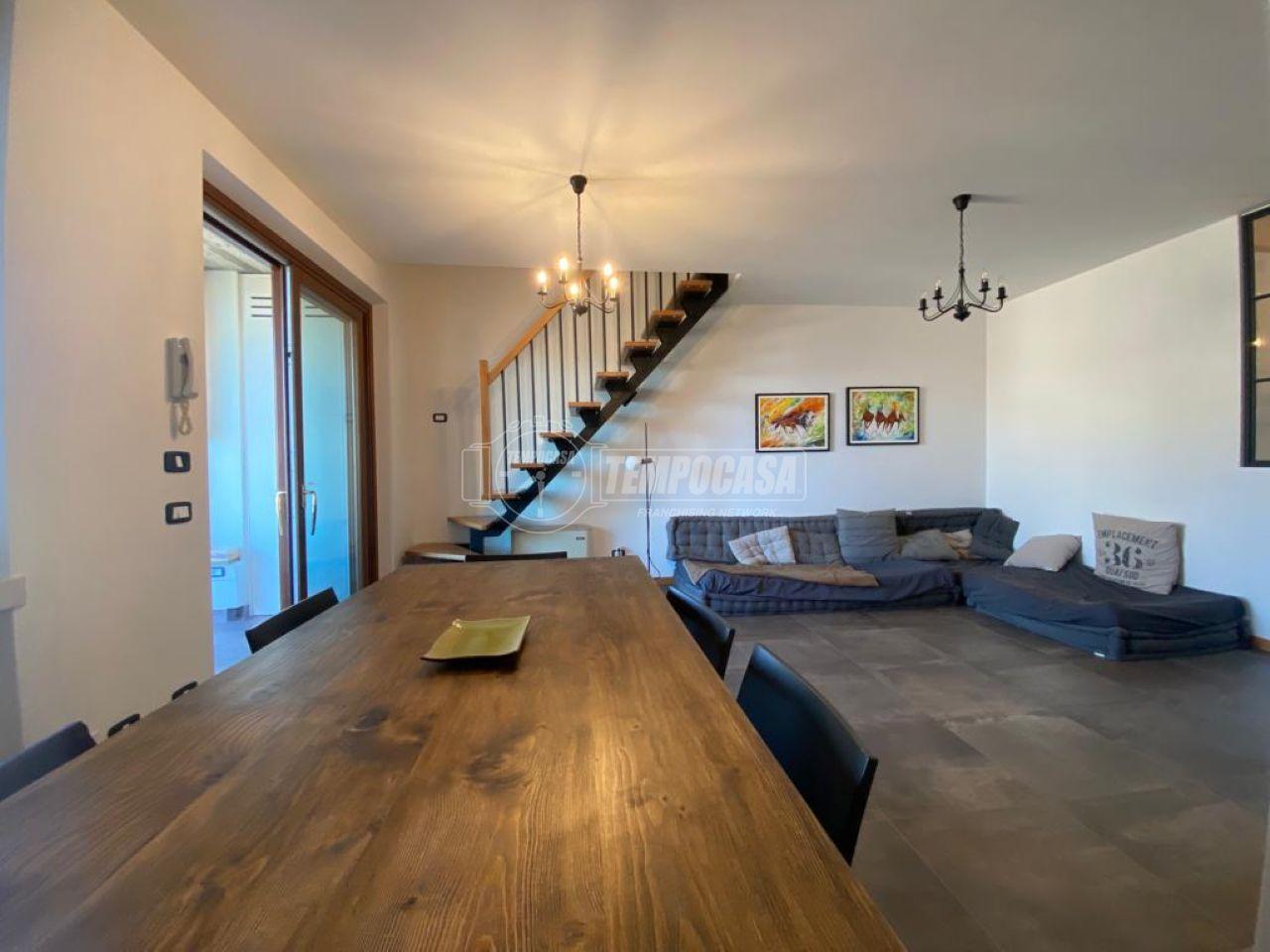 Appartamento in vendita a Desenzano Del Garda