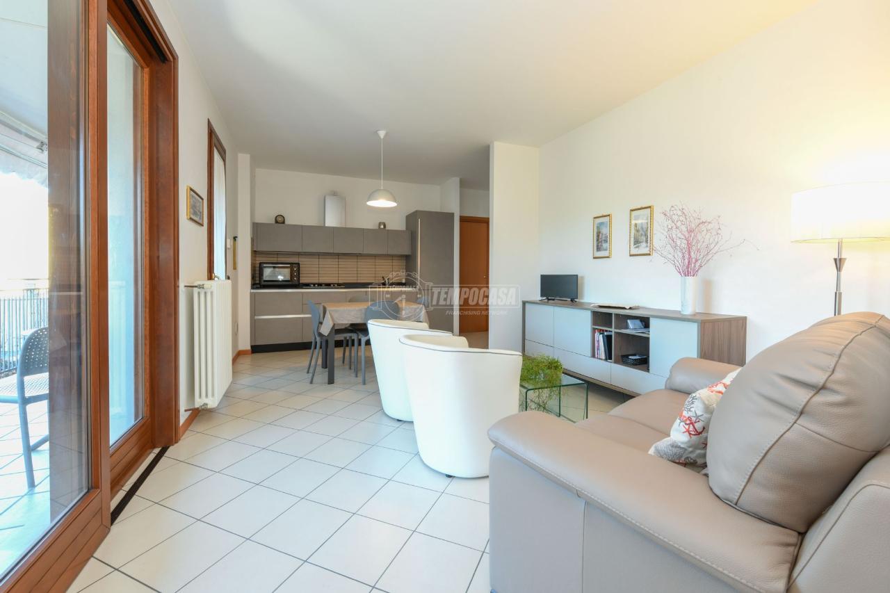 Appartamento in vendita a Desenzano Del Garda