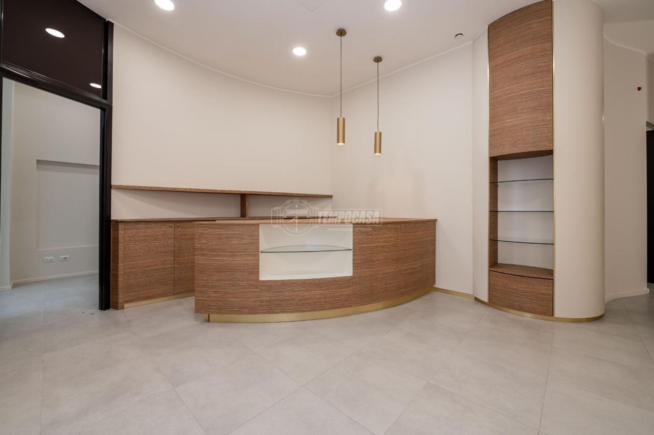 Negozio in vendita a Milano