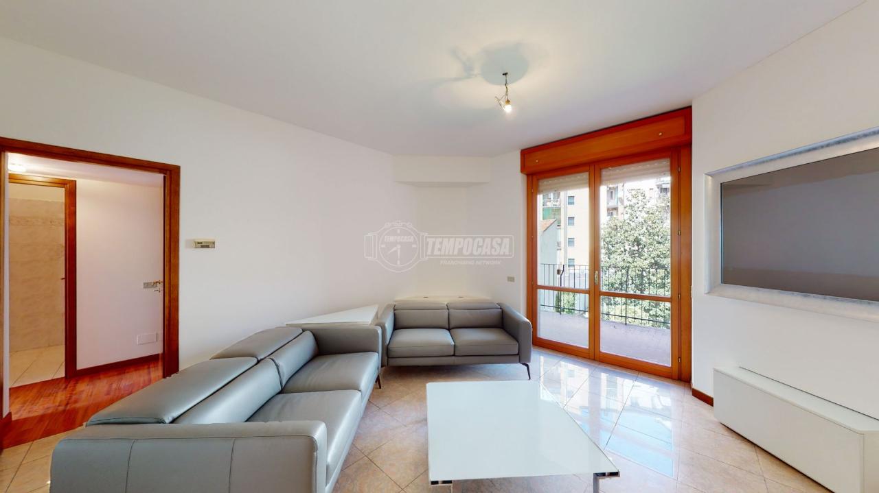 Quadrilocale in Via Giambellino 106, Milano