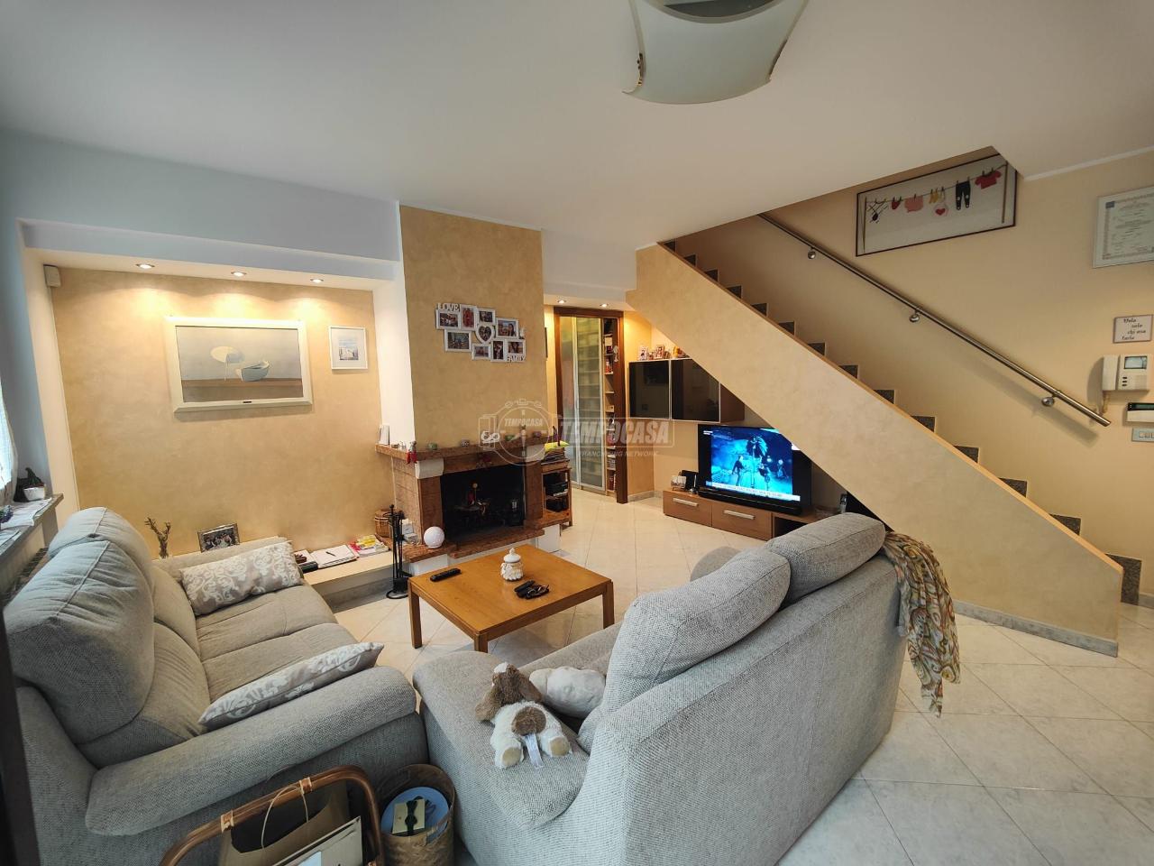 Appartamento in vendita a Caponago