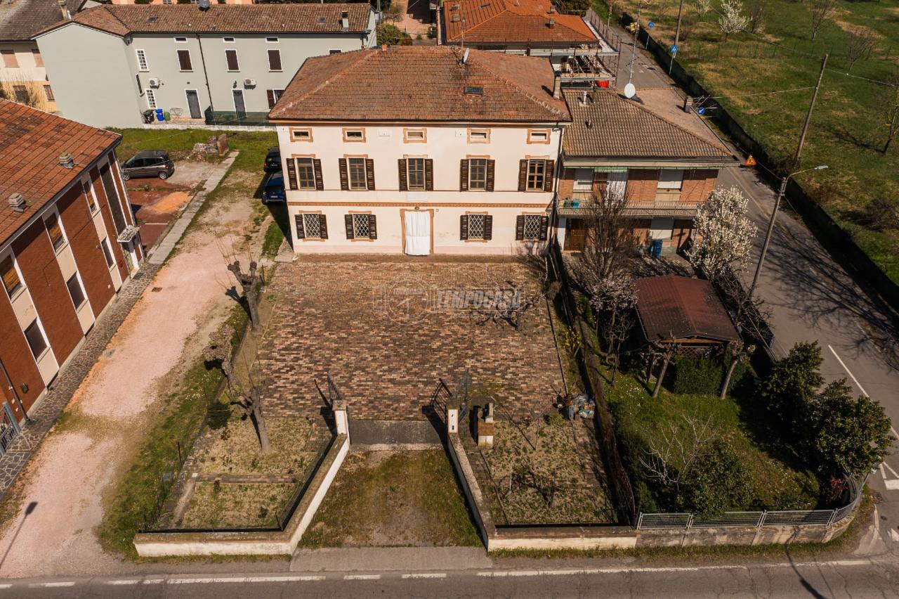 Casa indipendente in vendita a Novi Di Modena