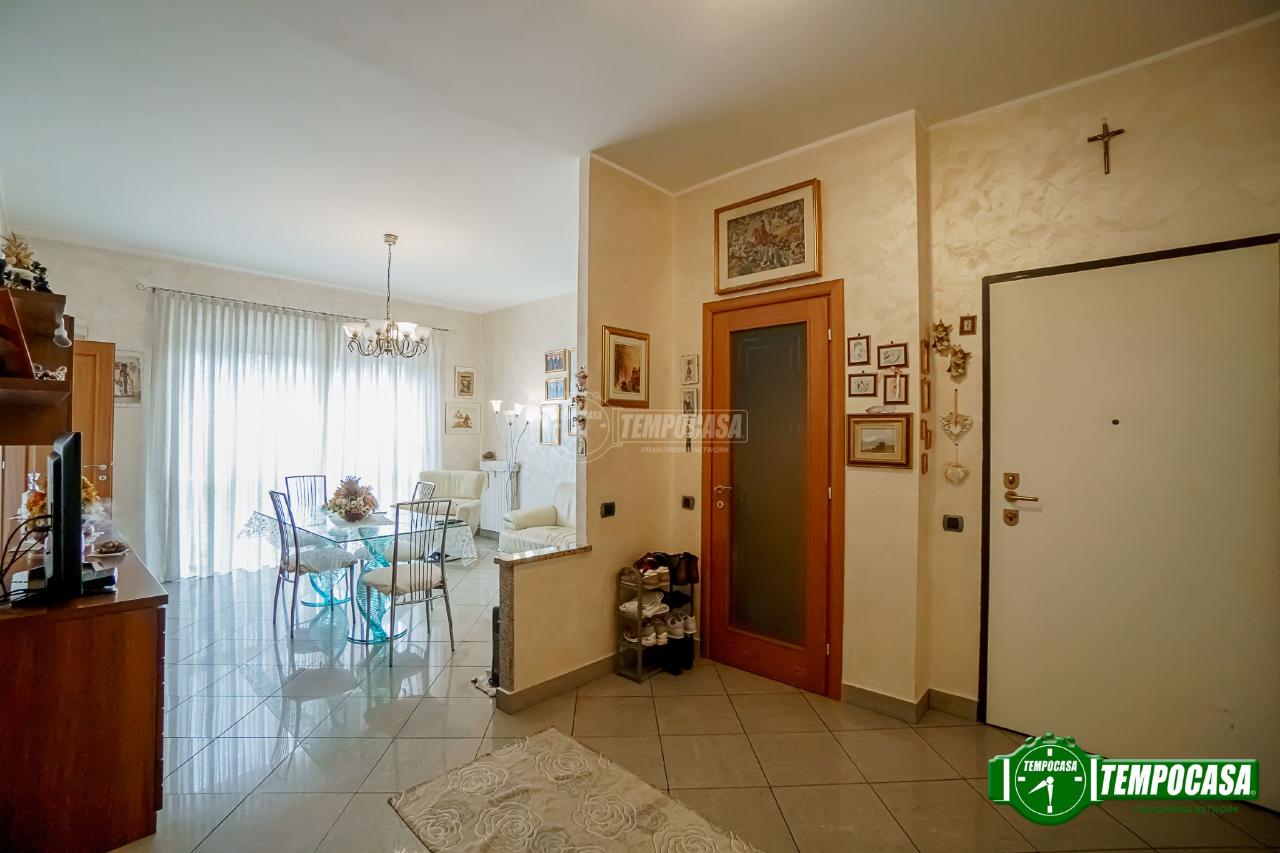 Trilocale in Via Aspromonte 17, Nova Milanese