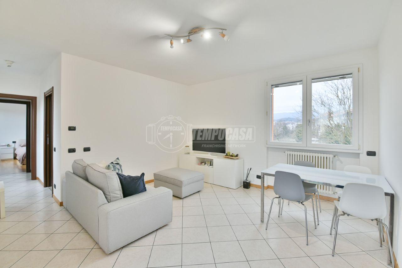 Bilocale in Via Crotto, Cantù