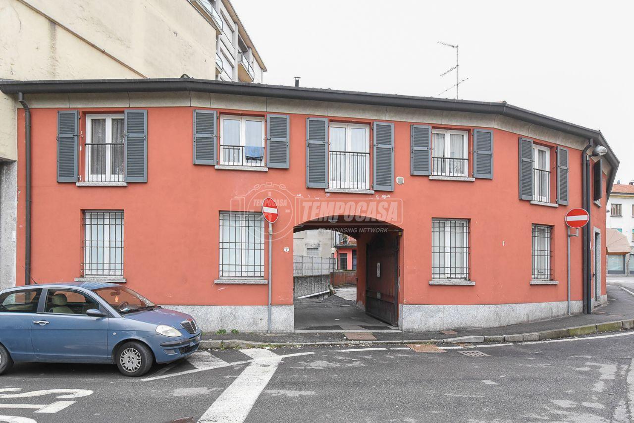 Trilocale in Via Andrea Alciato, Cantù