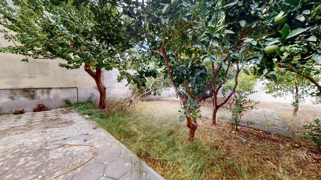 Quadrilocale in Via Francesco Storella 18, Lecce