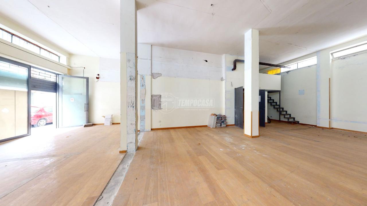 Negozio in vendita a Lecce