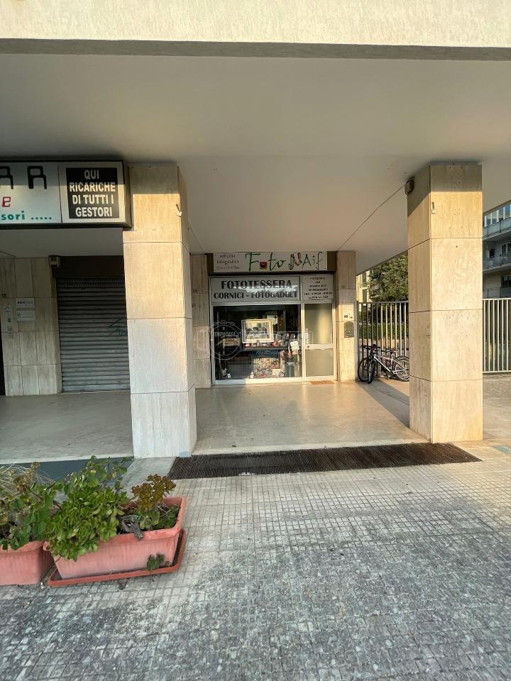 Negozio in vendita a Lecce